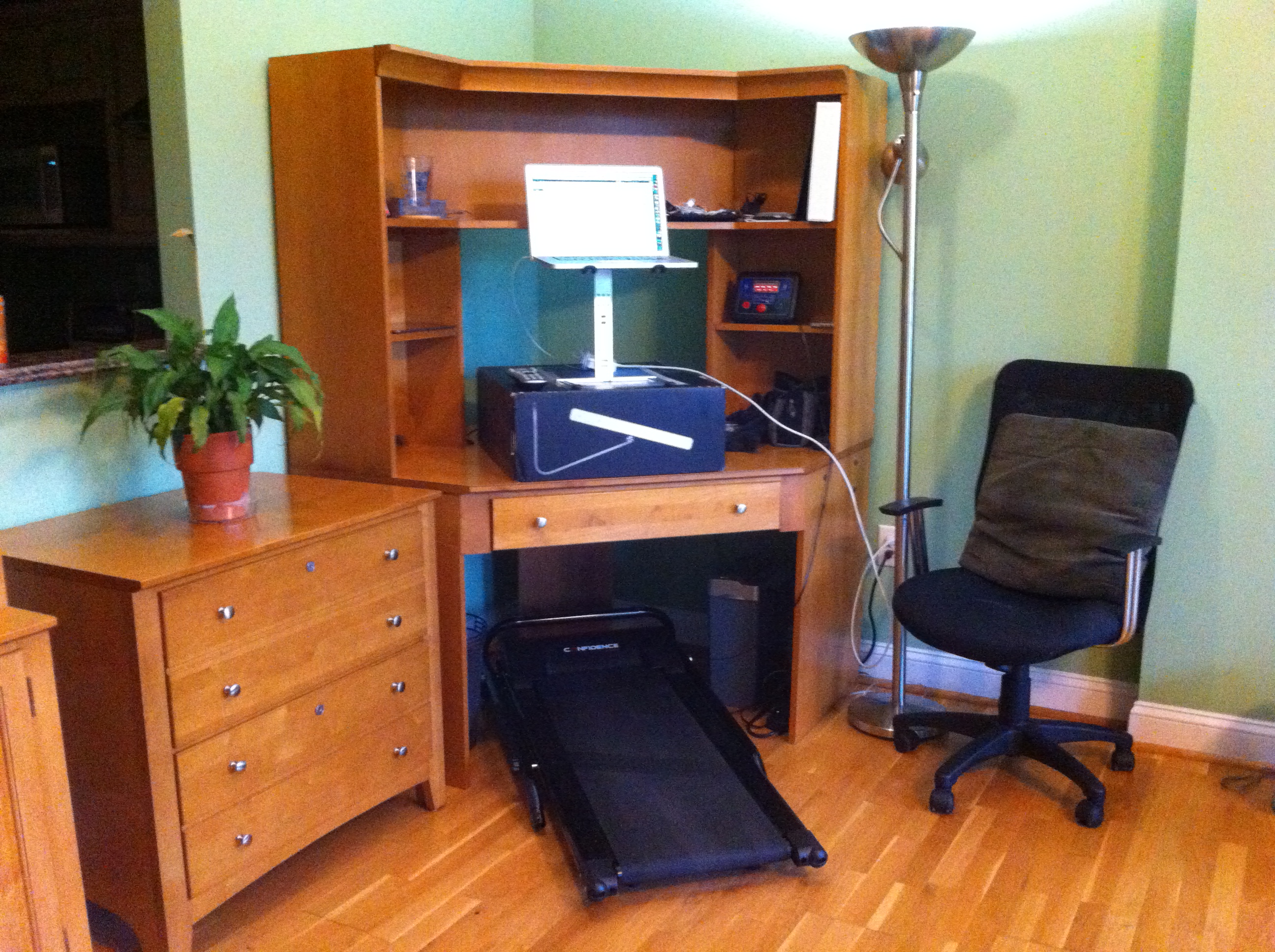 Modifying a Treadmill for Tread Desking – Gary Pendergast